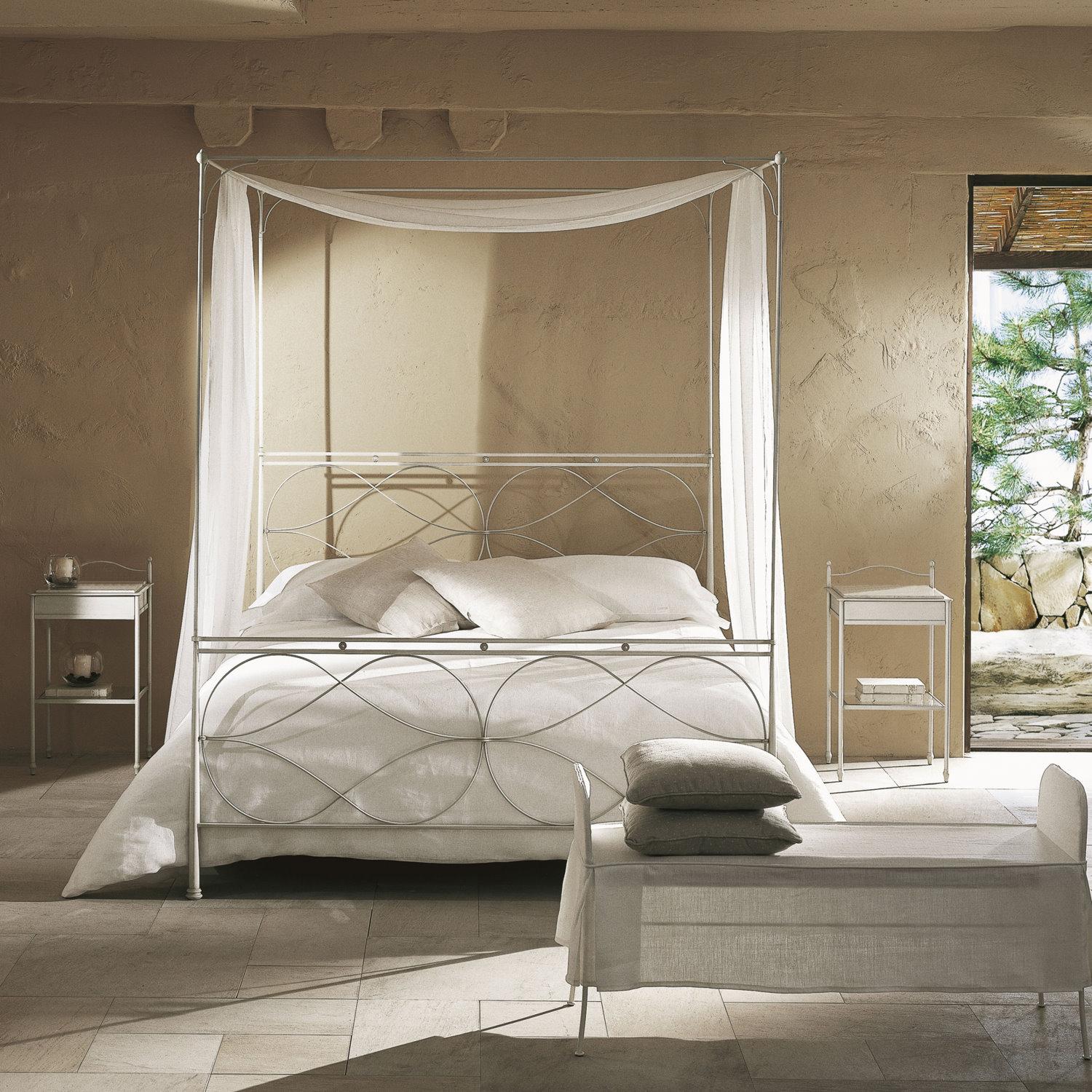 Letto a baldacchino in ferro laccato Raphael | DIOTTI.COM